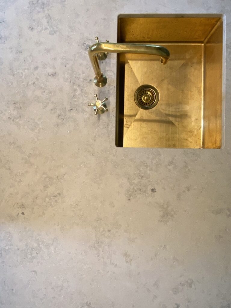 Benkeplater av kalkstein til ditt hjem - Granitop